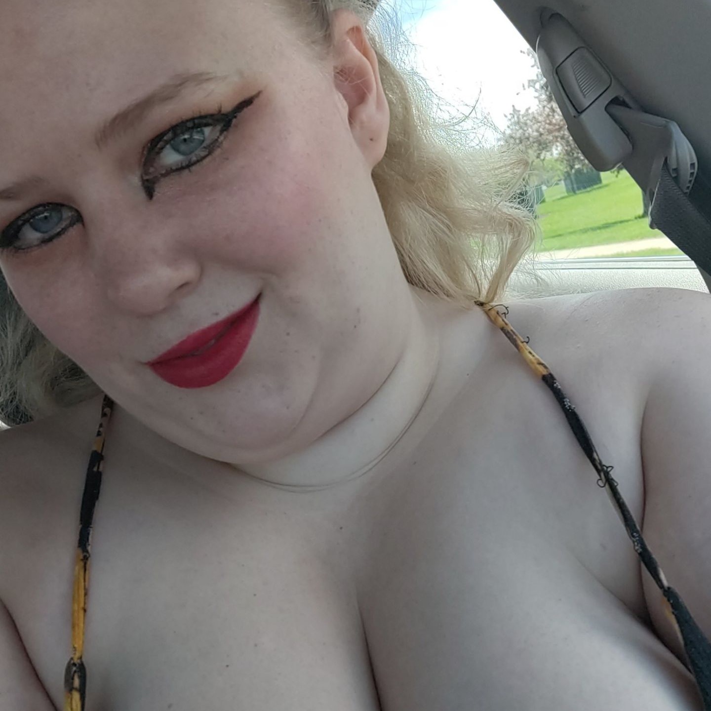 Bustybabe1999 Live Manyvids