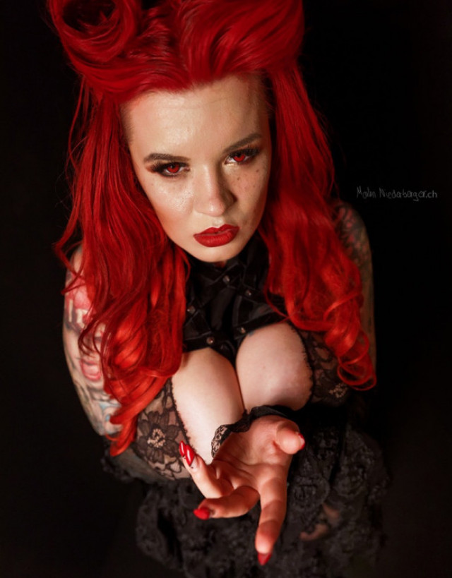 Holiday Hottie Contest Contest Manyvids