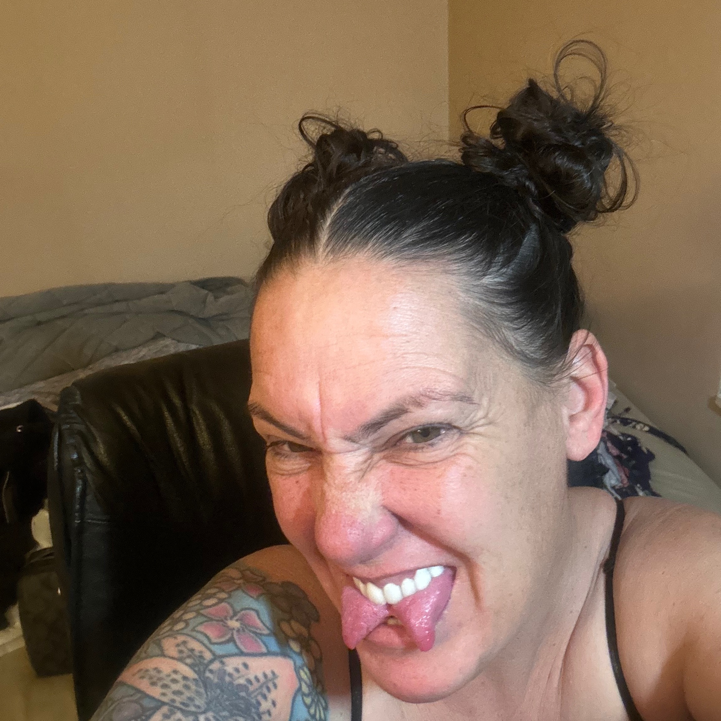 Simonemoore Live Manyvids