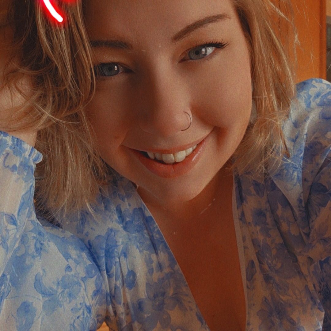 Thegirlnextdoor2025 Social Manyvids