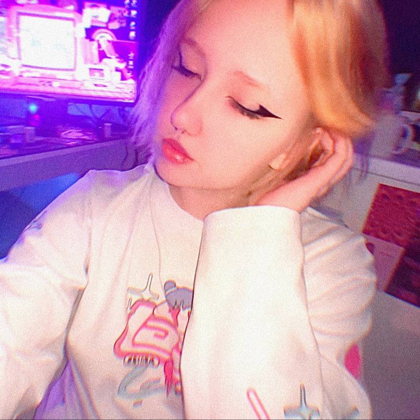 zizzzy - Social - ManyVids