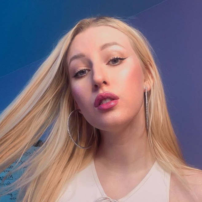 alicewarmheart - Social - ManyVids