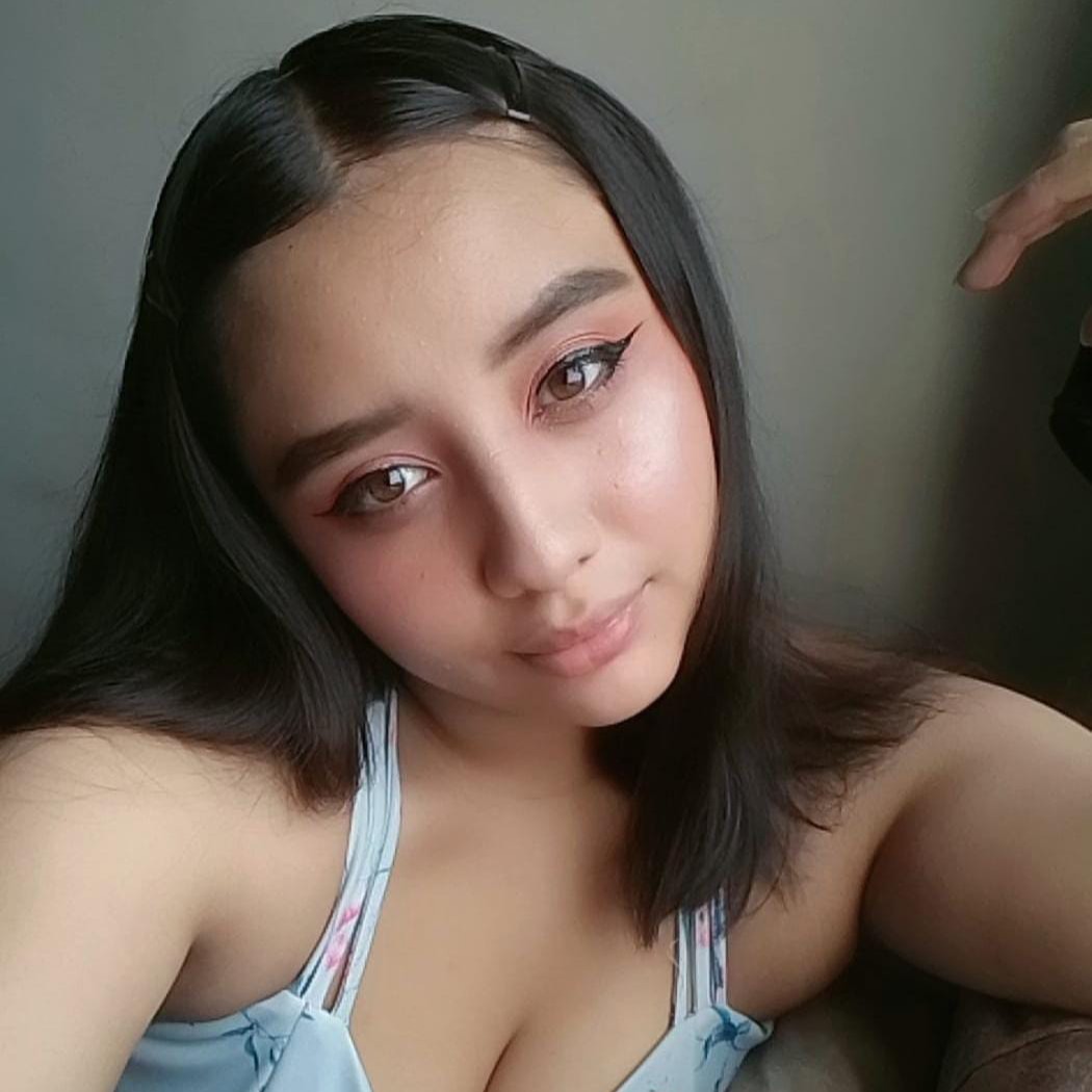 Emilydumont Social Manyvids
