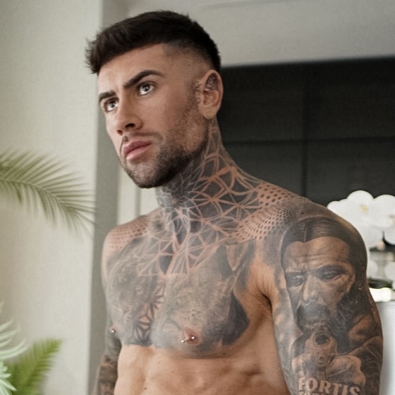 Nestor Zarc Social Manyvids