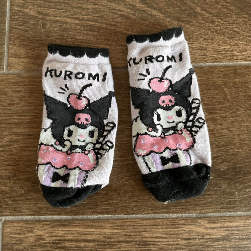 MV Store - Buy items from your favorite girls.
